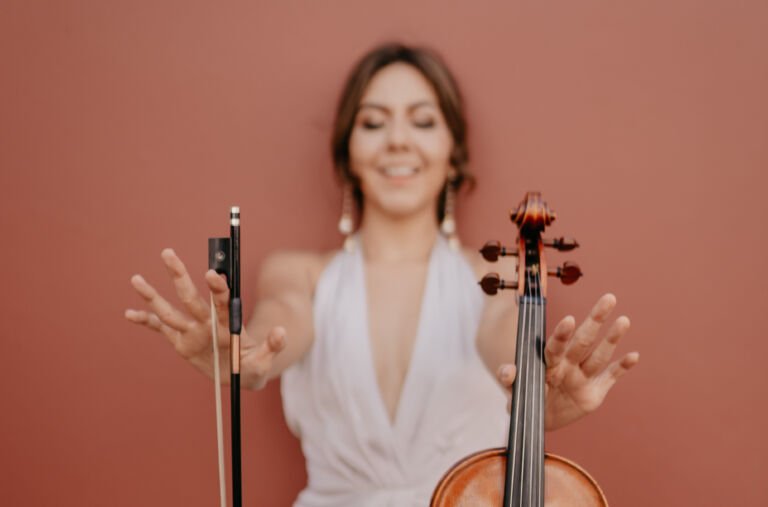 La cantante y violinista Constanza Liz estrena live session en ...